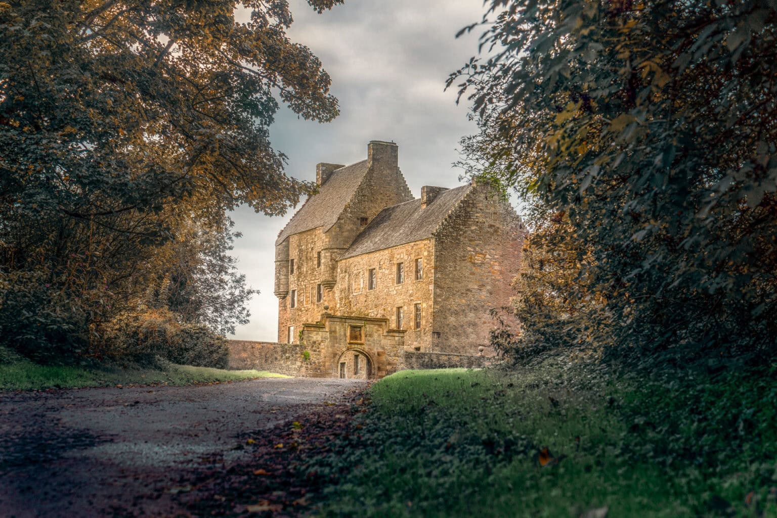 Outlander Elopement Scotland: Elope at Lallybroch (Midhope Castle)